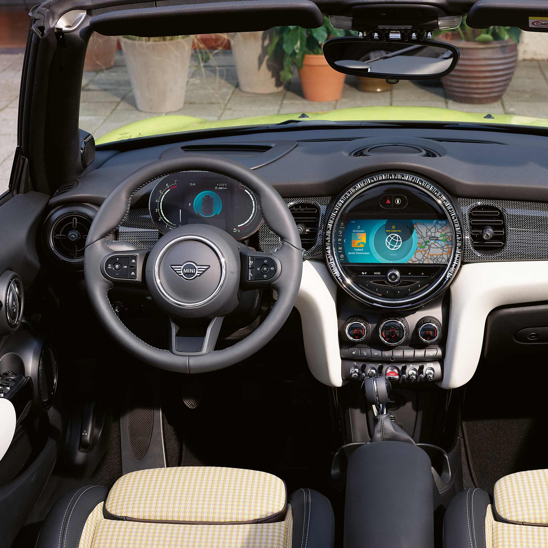 MINI Connected Features